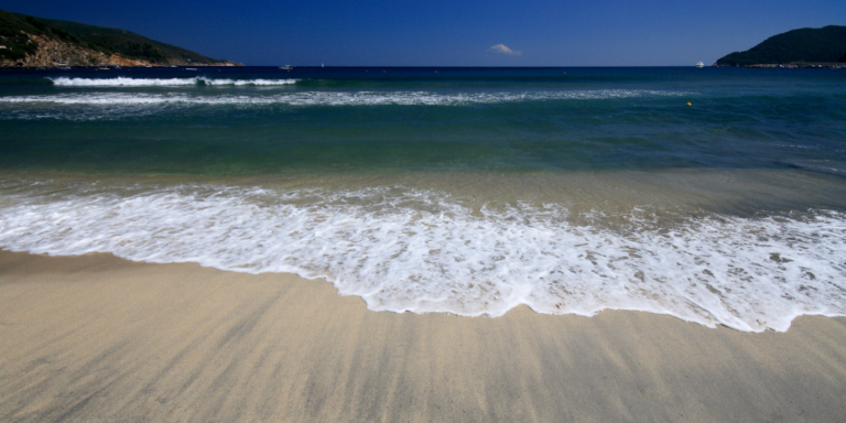 Marina di Campo: La Spiaggia più Lunga dell’Elba – Happy Tourist Blog